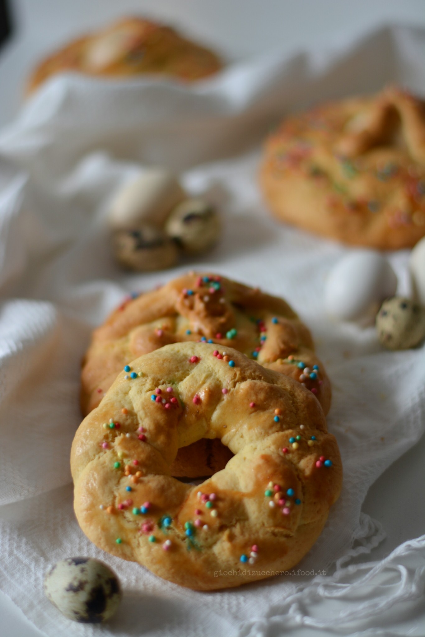 Cuzzupe o cudduraci calabresi – Biscotti di Pasqua – Giochi di Zucchero